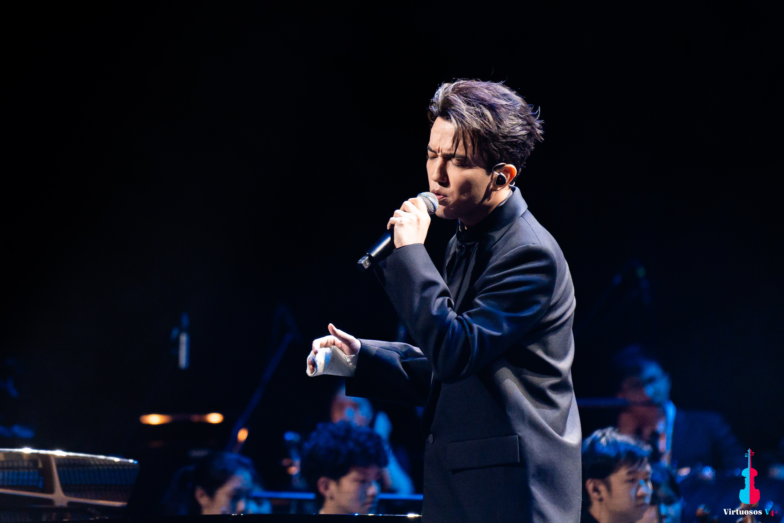 Dimash Qudaibergen shines in Aktau, celebrating cultural capital status ...